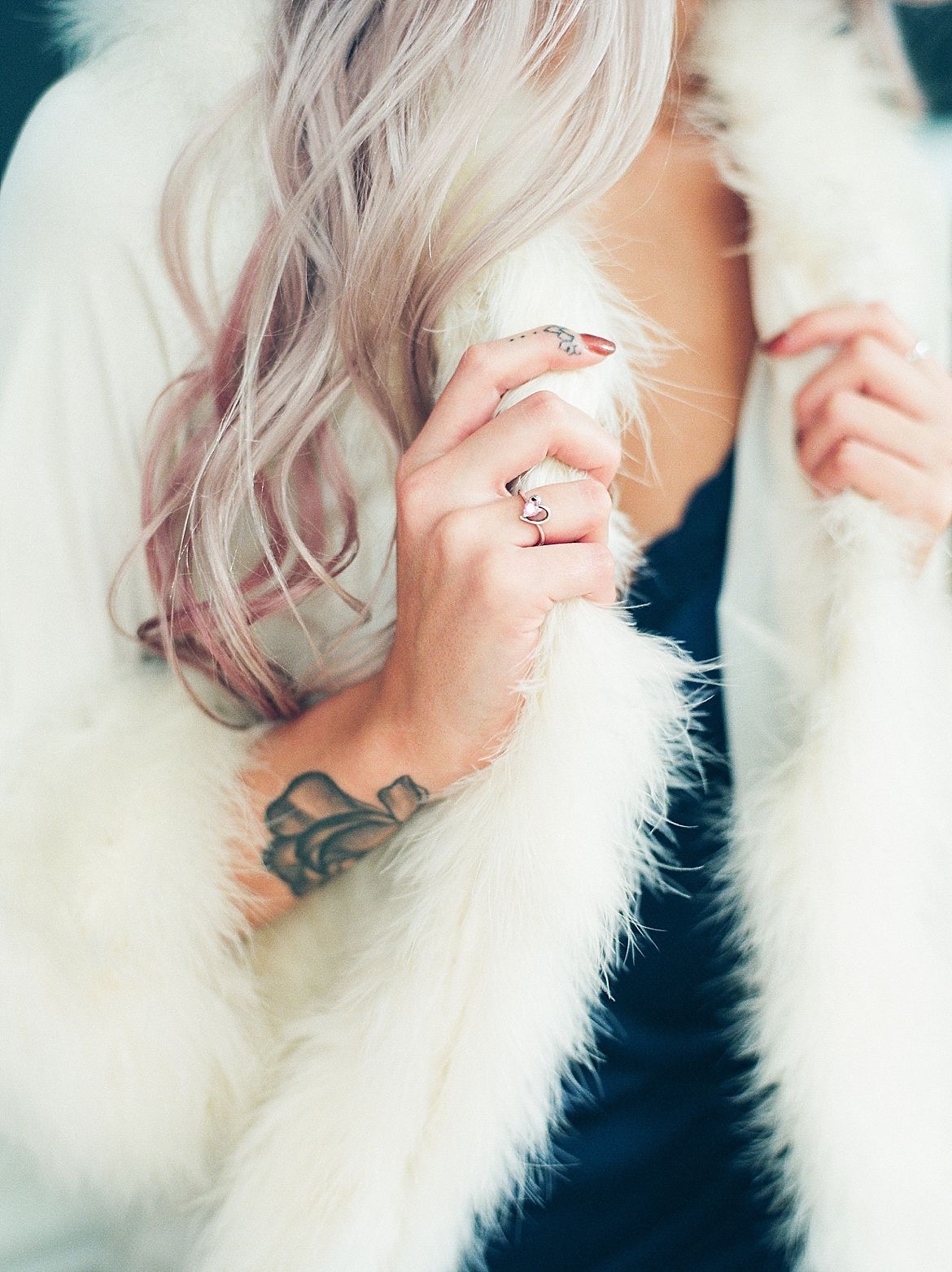 Intimate & Minimal Wintry Boudoir Session - The White Wren