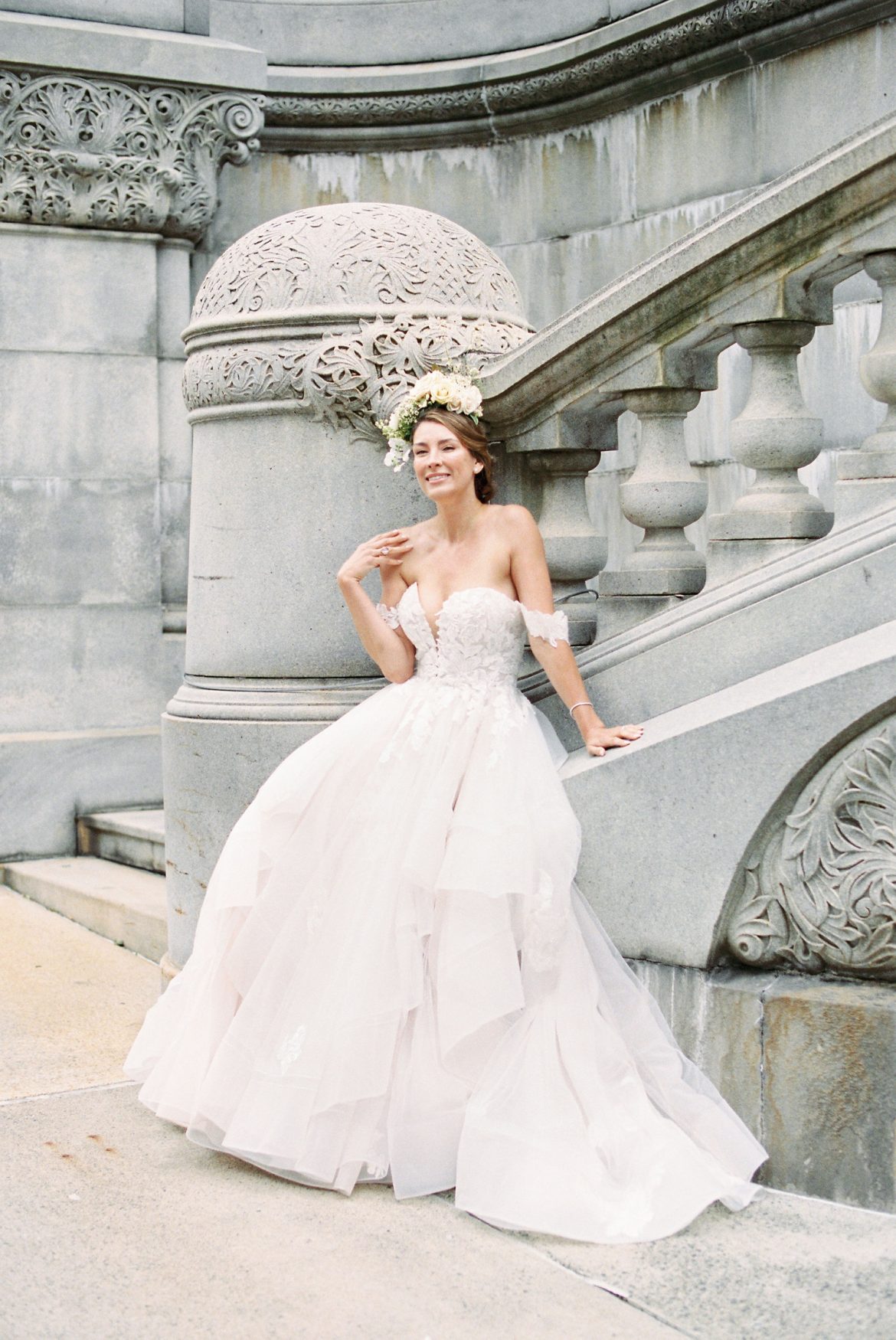 Two Bridal Looks in the City – The White Wren